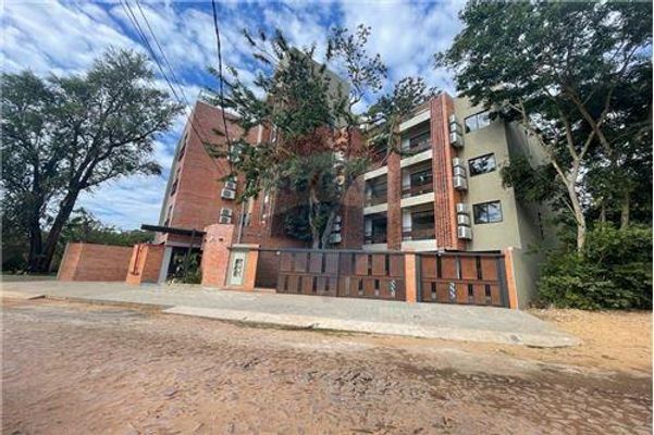 VENDO DEPARTAMENTO EN LAMBARÉ EDIFICIO SAN IGNACIO. Ref #R66126