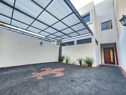 ALQUILO HERMOSO DUPLEX CON PISCINA EN BO. MBURUCUYÁ. Ref #M467B7 - infocasas.com.py