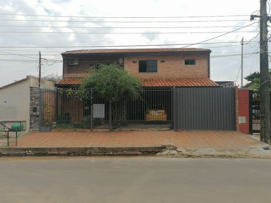 Alquilo amplia Residencia en Villa Adela Luque. Ref #ED7742 - infocasas.com.py