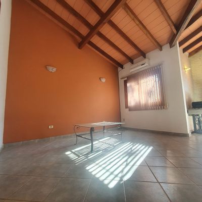 ALQUILO AMPLIA CASA EN LUQUE. Ref #R18B3F - infocasas.com.py