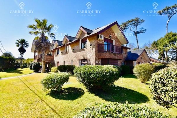 Casa en venta Playa Mansa 7 dormitorios. Ref #P96ACC - infocasas.com.uy