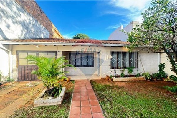 Alquilo casa de 3 Habitaciones en villa Aurelia apto para oficina . Ref #O3BEDA