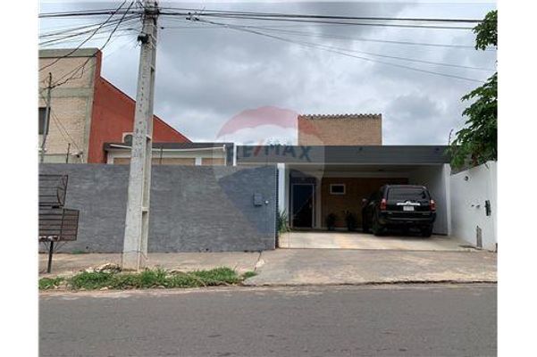 VENDO CASA EN FERNANDO DE LA MORA ZONA SUR. Ref #I736FF