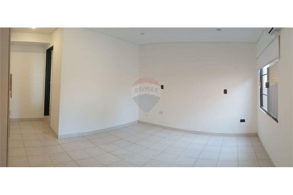 ALQUILO CASA EN BARRIO CERRADO EN LUQUE. Ref #ZE4DB9 - infocasas.com.py