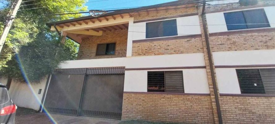 VENDO CASA TIPO HOTEL EN VILLA AURELIA . Ref #P24C69 - infocasas.com.py