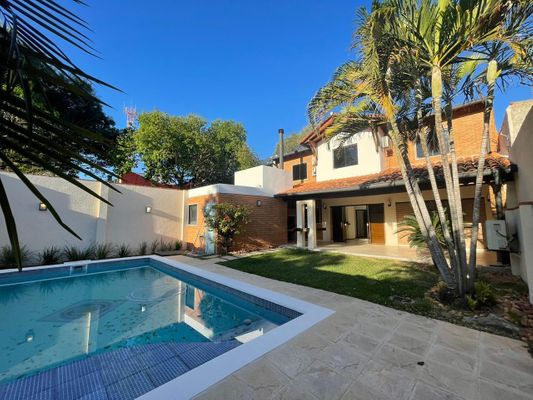 ALQUILO CASA EN BARRIO MBURUCUYÁ. Ref #NF2C1C - infocasas.com.py