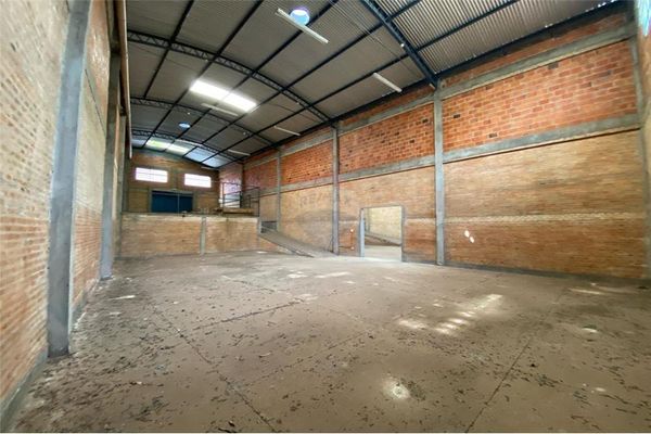 ALQUILO AMPLIO TINGLADO VERSÀTIL - ESTRATÈGICO. Ref #G14318 - infocasas.com.py