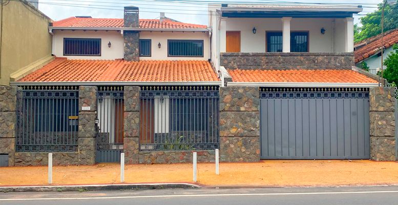 VENDO AMPLIA RESIDENCIA EN SAN PABLO. Ref #W2B7C8 - infocasas.com.py