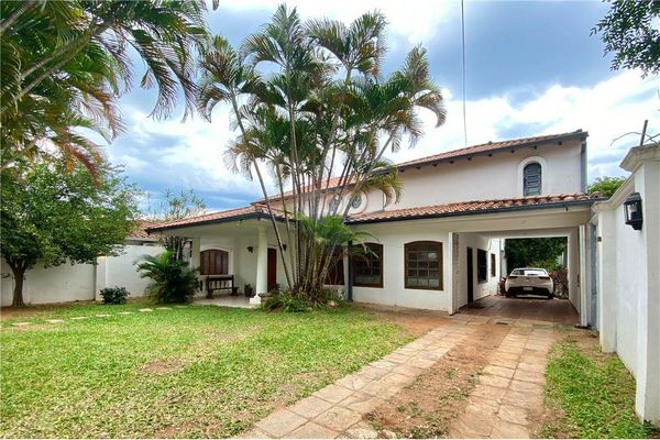 ALQUILO CASA EN BARRIO JARA. Ref #GB6327