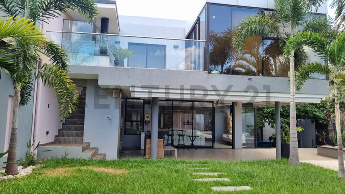 ALQUILO HERMOSA CASA CON PISCINA Casa Principal. Ref #F85677