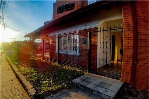 ALQUILO AMPLIA CASA EN FERNANDO DE LA MORA. Ref #G52650 - infocasas.com.py