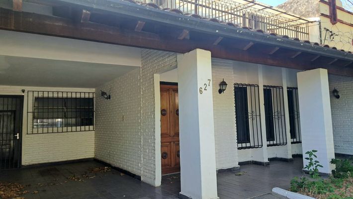 ALQUILO ???? Para CASA u OFICINA . Ref #YE3879