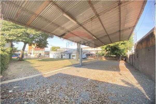 Alquilo amplio local Comercial de 941m2 sobre Defensores del Chaco. San Pablo. Ref #E9818F ...