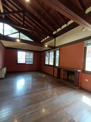 Vendo Casa en Esquina a Pasos del Goethe. Mburucuya. Cod 037. Ref #B1E20E - infocasas.com.py