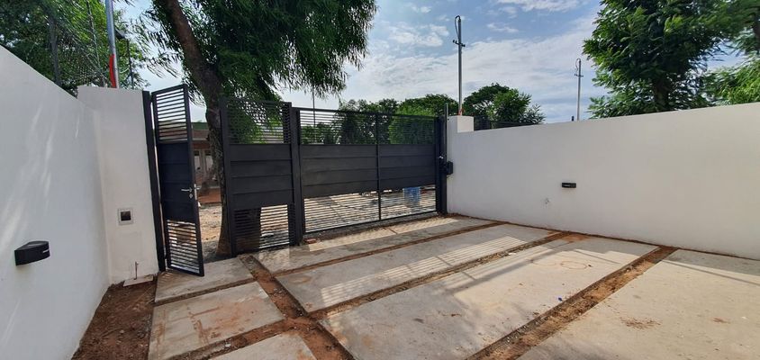 CASA TIPO CHALET EN VENTA EN LAMBARE. Ref #R5FE48 - infocasas.com.py