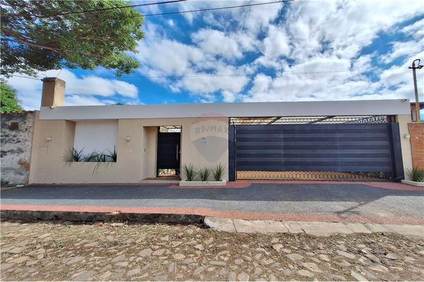 Alquilo Casa En Barrio Recoleta. Ref #TC2AE8 - infocasas.com.py