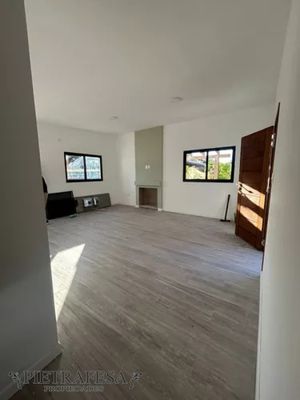 Casa en alquiler, 3dorm, 2baños, patio, cochera. Lomas de Solymar.. Ref #Z76E8B - infocasas.com.uy