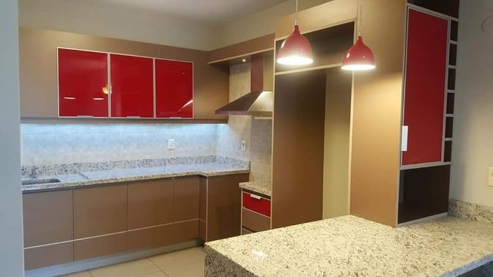 Alquilo lindo dúplex en Bo Herrera P/ oficina o vivienda. Ref #C074CA