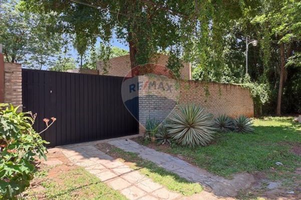 Alquilo casa en Luque Centro. Ref #L89F2E - infocasas.com.py