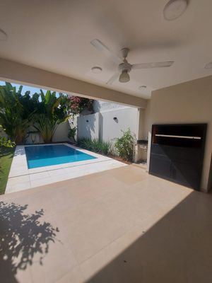 ALQUILO HERMOSA CASA EN BARRIO MBURUCUYA CON 3 DORMI Z. TIERRA COLORADA . Ref #IE2ACE ...