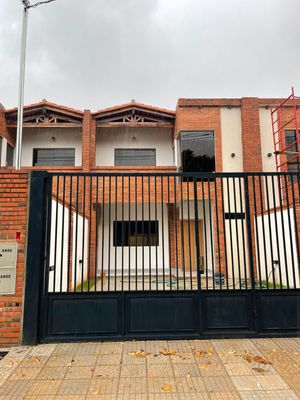 Elegante Duplex A Estrenar En Villa Elisa Baja De Precio!!!!. Ref #K4AF82 - infocasas.com.py