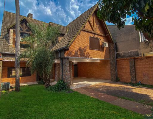 ALQUILO HERMOSA CASA EN BARRIO HERRERA. Ref #A1AF2A - infocasas.com.py