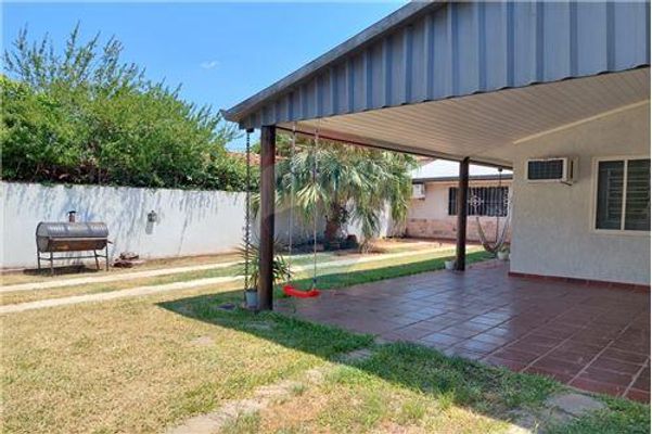 VENDO RESIDENCIA EN BARRIO BELLA VISTA. Ref #P8A85F - infocasas.com.py