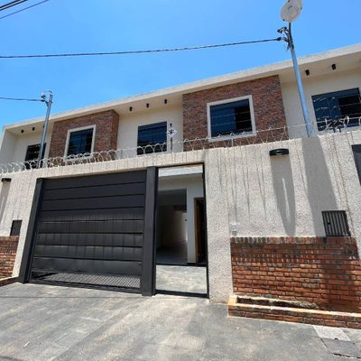 ALQUILO HERMOSO DUPLEX EN LOMA MERLO. Ref #O6612D