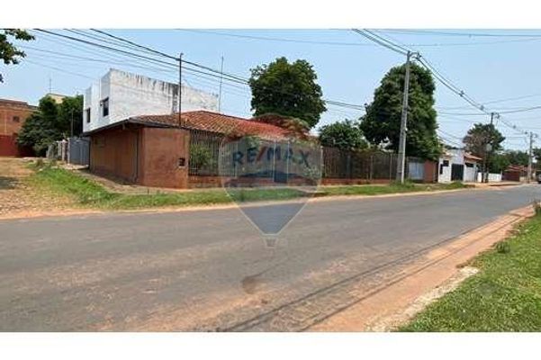 Casa - Venta - Paraguay Central Luque. Ref #IE8280 - infocasas.com.py
