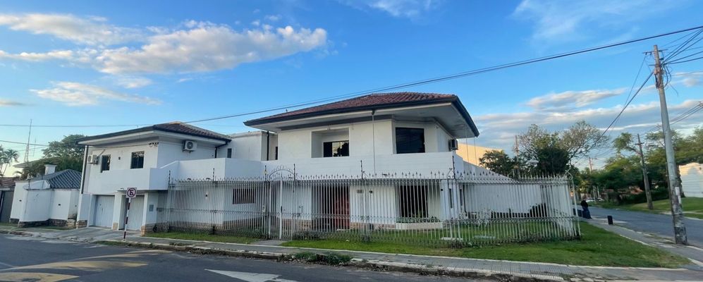 ALQUILO HERMOSA CASA EN LOS LAURELES. Ref #Y19A8A - infocasas.com.py