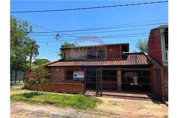 ALQUILO CASA EN BARRIO MBURUCUYA!!!. Ref #E989D5 - infocasas.com.py