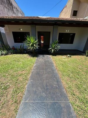 ALQUILO CASA BARRIO MBURUCUYA UBICACION PRIVILEGIADA. Ref #T9763F - infocasas.com.py