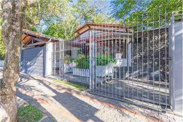 VENDO CASA EN BARRIO LOS LAURELES. Ref #A8B93F - infocasas.com.py