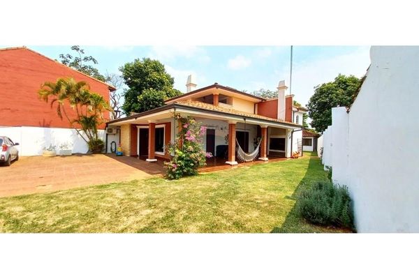 VENDO AMPLIA CASA EN FERNANDO DE LA MORA ZONA SUR. Ref #L70B46 - infocasas.com.py
