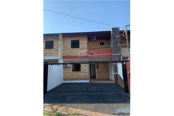 VENDO DUPLEX EN FERNANDO DE LA MORA ZONA NORTE. Ref #Y1B1B2