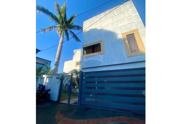 Alquilo casa Espaciosa y Moderna Bª Mburicao. Ref #L0ECBB - infocasas.com.py
