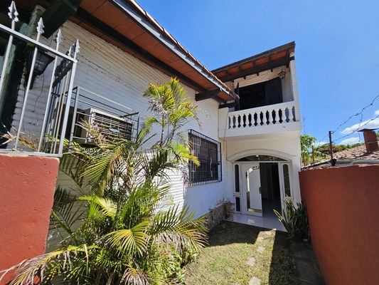 ALQUILO CASA EN BARRIO JARA. Ref #I4DDB8 - infocasas.com.py