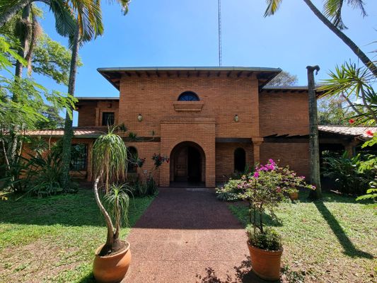 ALQUILO CASA EN BARRIO HERRERA. Ref #OE638B - infocasas.com.py