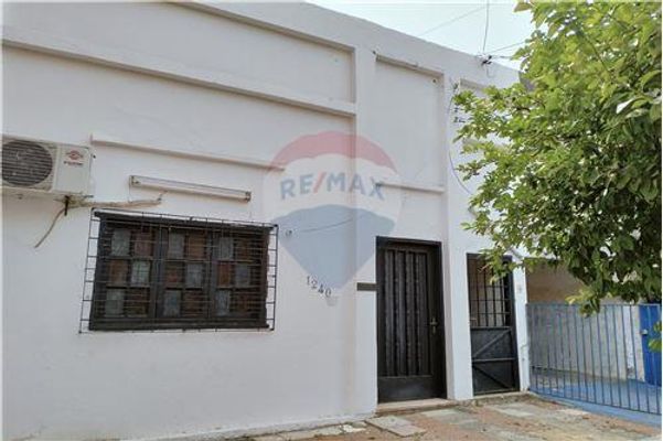 Alquilo casa tipo Dúplex en el barrio Pettirossi de Asunción.. Ref #YAC7A3 - infocasas.com.py