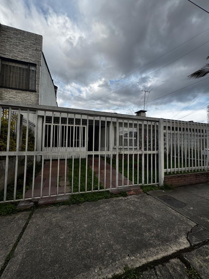 Casa en Venta en Bogotá, Modelia