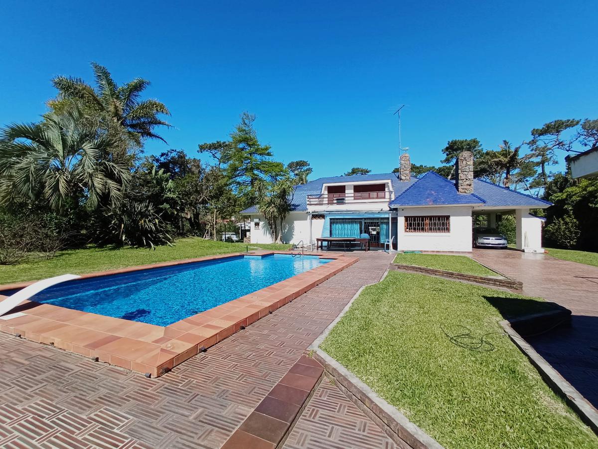 Venta casa 5 dormitorios Playa Mansa Piscina Climatizada Punta del Este. Ref #LD2761 - infocasas ...