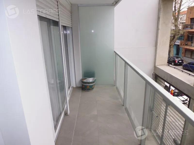 Imperdible! Como Nuevo! Al frente con Balcón. Garage Y Box Opcionales ...