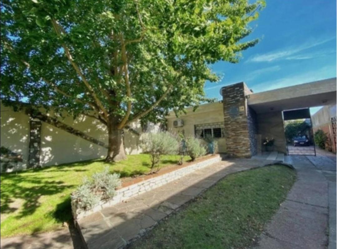 Gran Casa de 2/3 dormitorios con gran terreno y Barbacoa - Unión. Ref #Z3CA79 - infocasas.com.uy