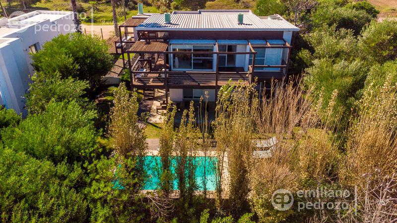 Venta casa 6 dormitorios con piscina y vista al mar en Punta Piedra La Barra Uruguay. Ref # ...