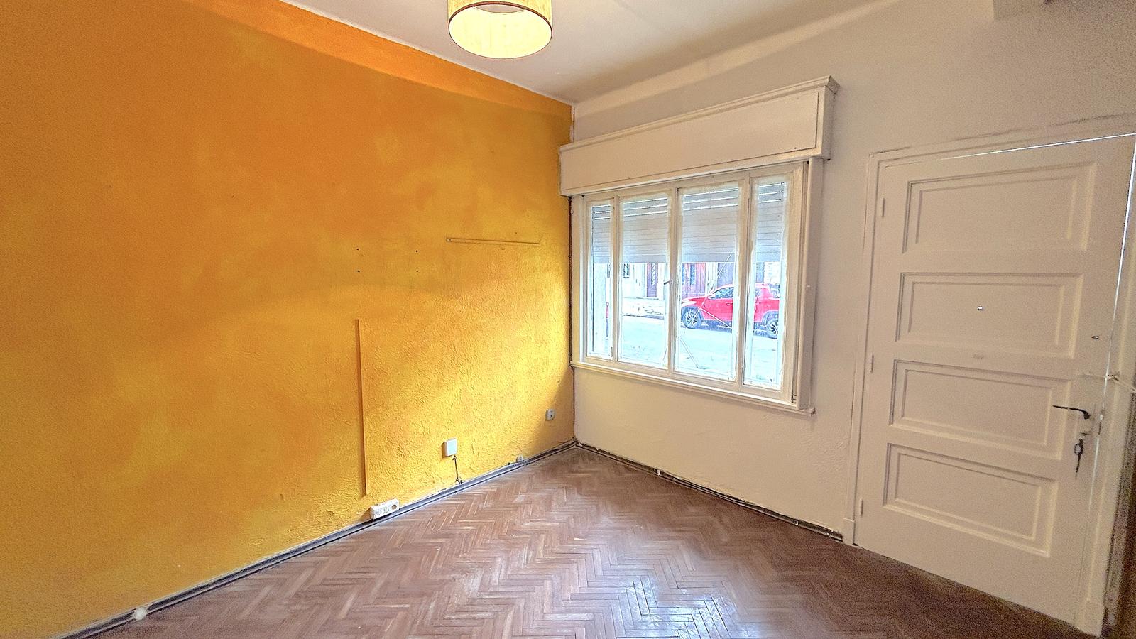 Casa en Venta 2 Dormitorios Patio a metros de Bulevar ideal para Renta. Ref #H4BDDF - infocasas ...