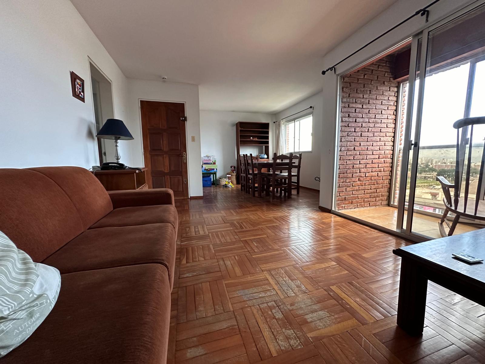 Apartamento De 3 Dormitorios En Venta, Piso alto en Malvin. Ref #QD49E1 ...