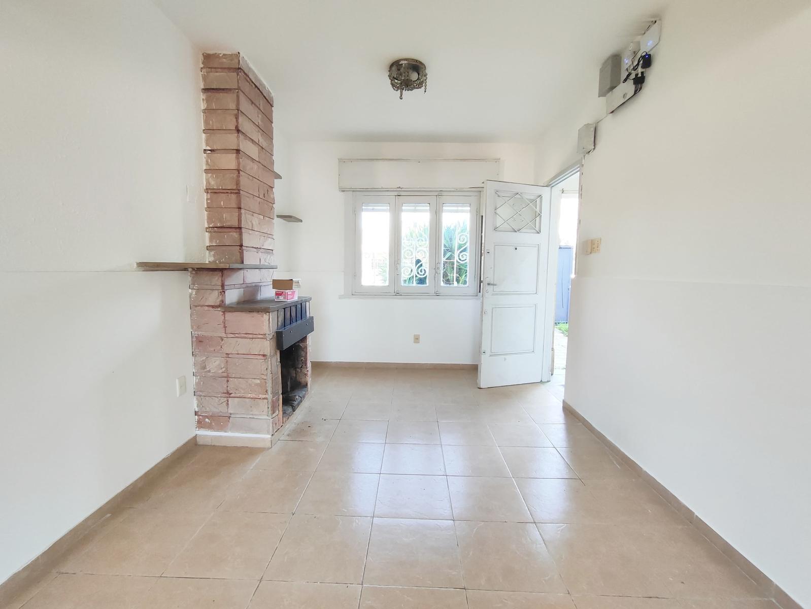 Casa en Venta en calle Alto Perú, Buceo Gran terreno, fondo, jardín. Esquina. Ref #V18B5B ...