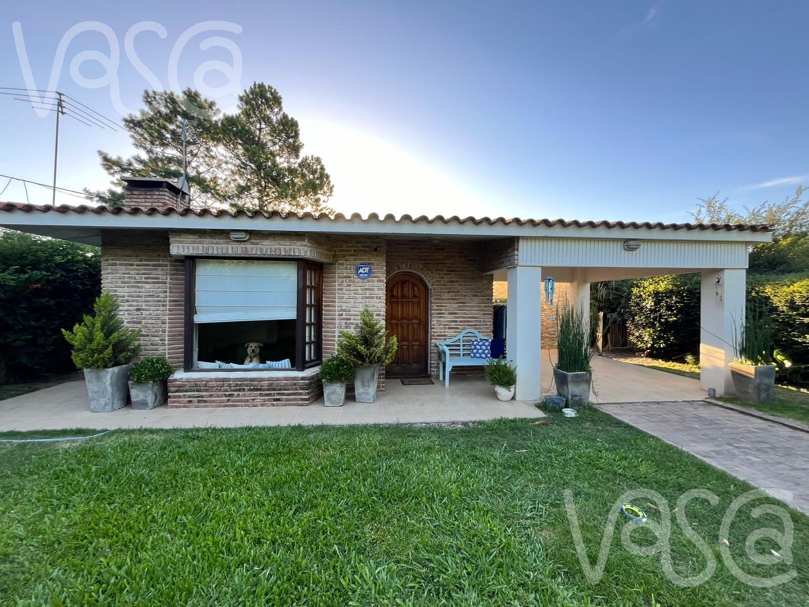 Vendo, Hermosa Casa de 3 Dormitorios en Atlantida. Ref #C11FED