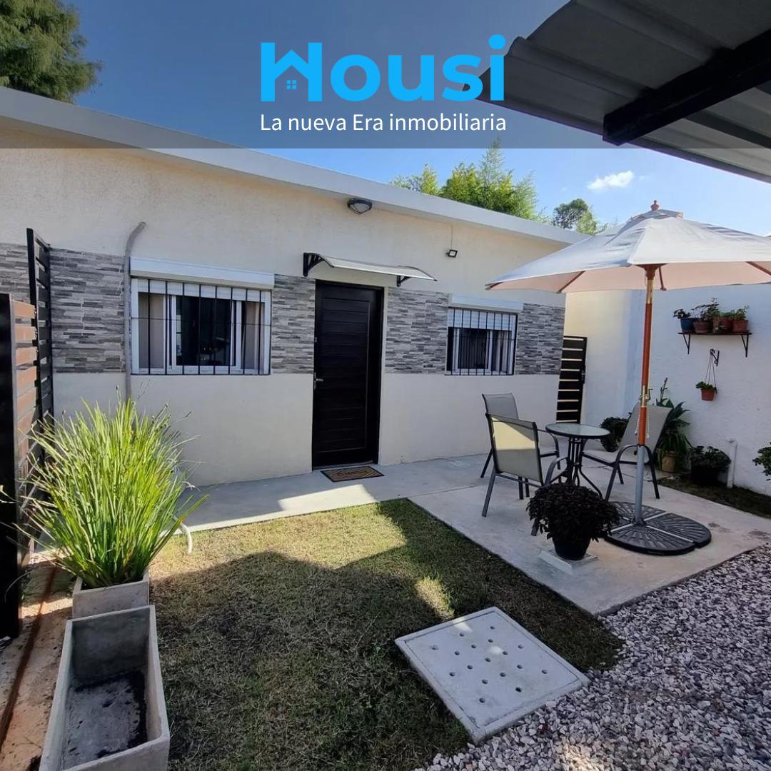 hermosa casa en venta, 2 dormitorios, garaje, patio con parrillero. excelente zona solymar . Ref ...