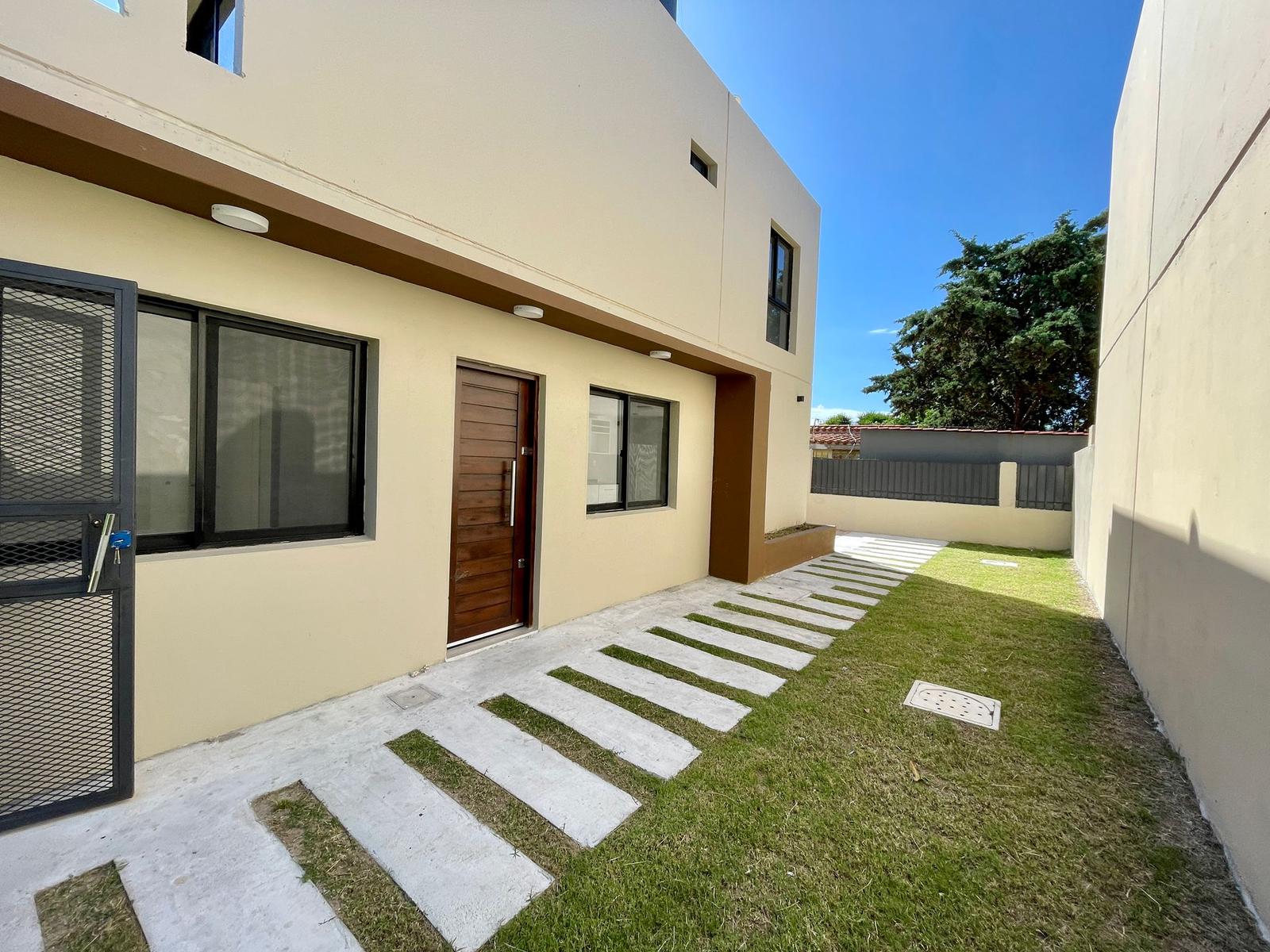 Venta casa de 3 dormitorios y dos baños, Lomas de Solymar Sur. Ref #SA0F92